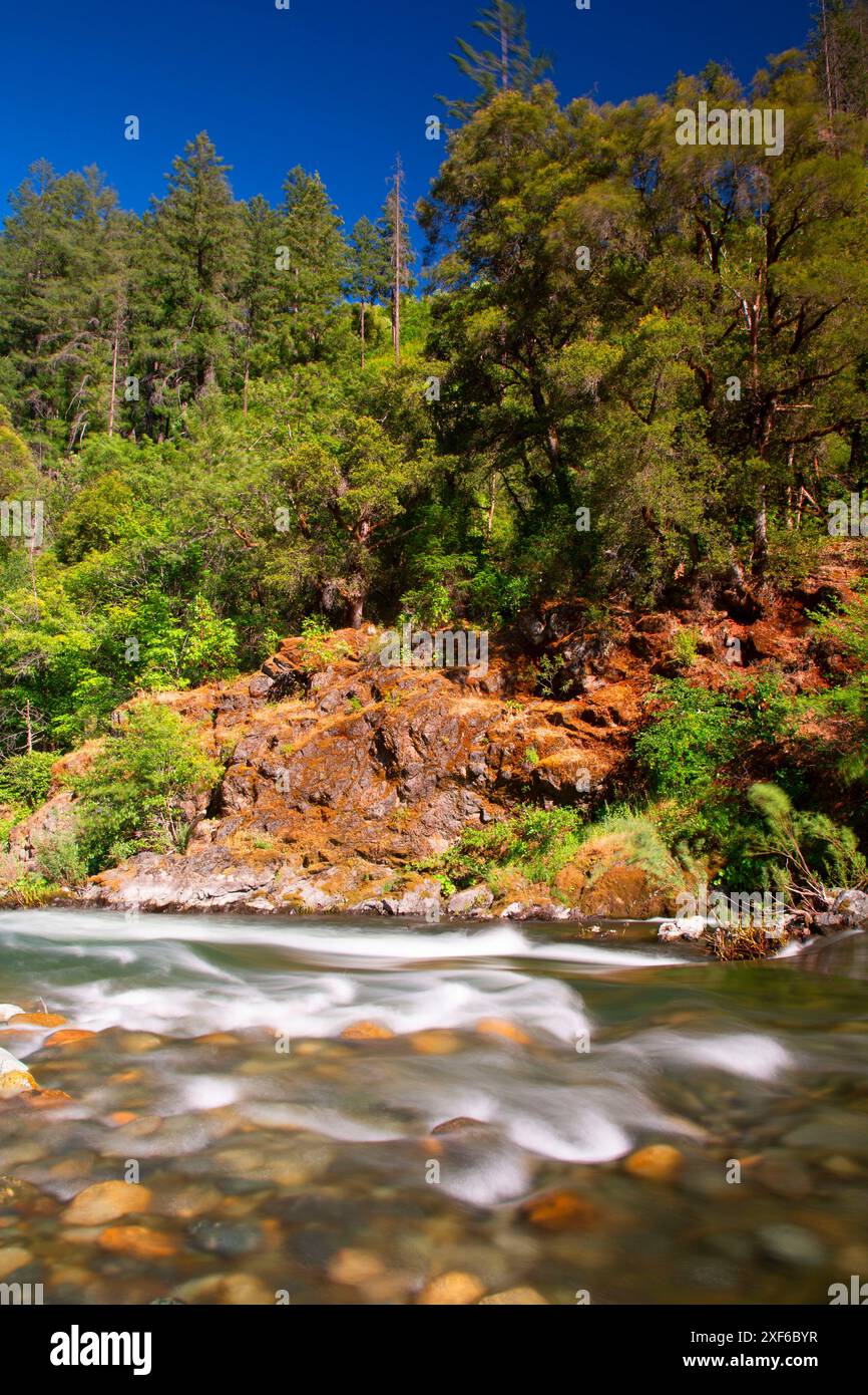 Klamath national forest salmon river hi-res stock photography and ...