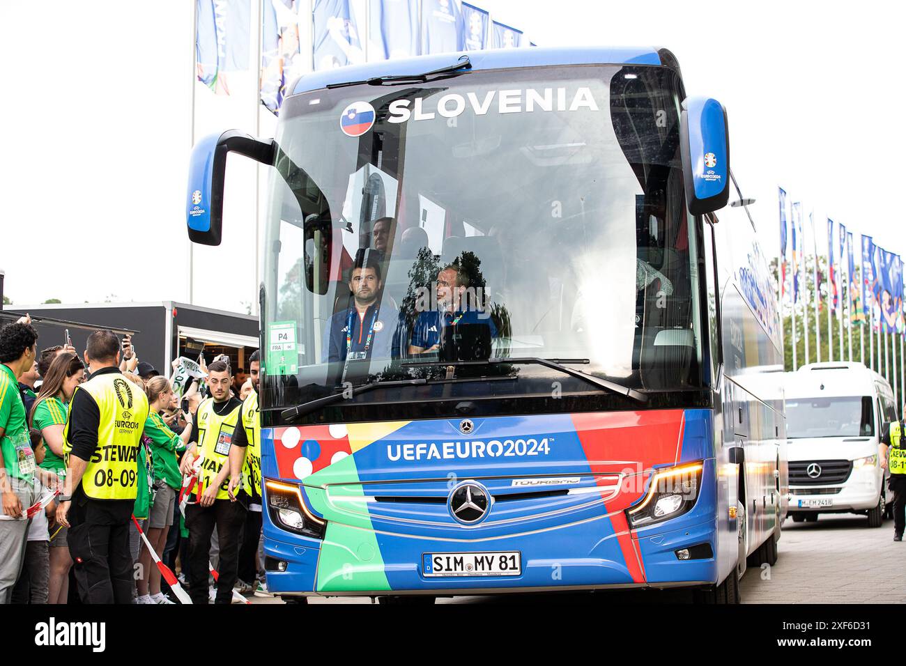 Ankunft der Slowenischen Mannschaft im Bus GER, Portugal (POR) vs ...