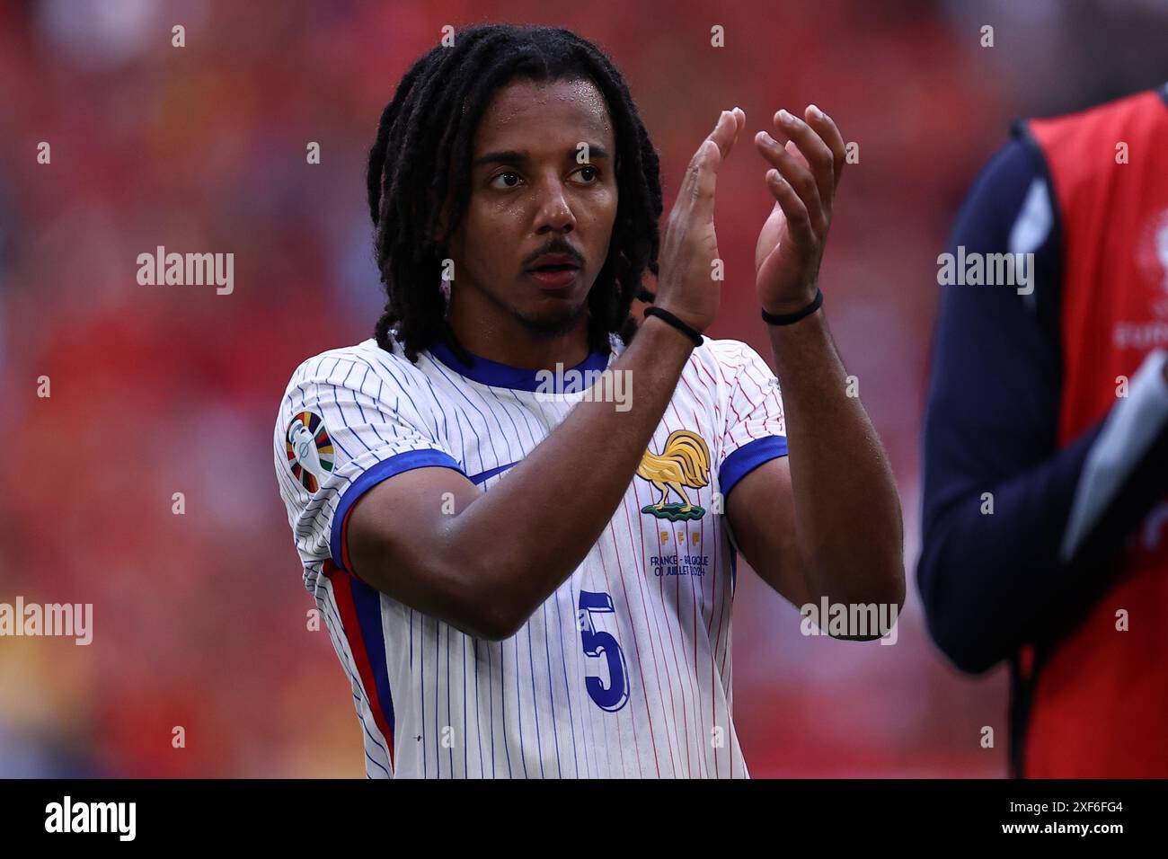 Dusseldorf, Germany. 01st July, 2024. Jules Kounde of France celebrates ...