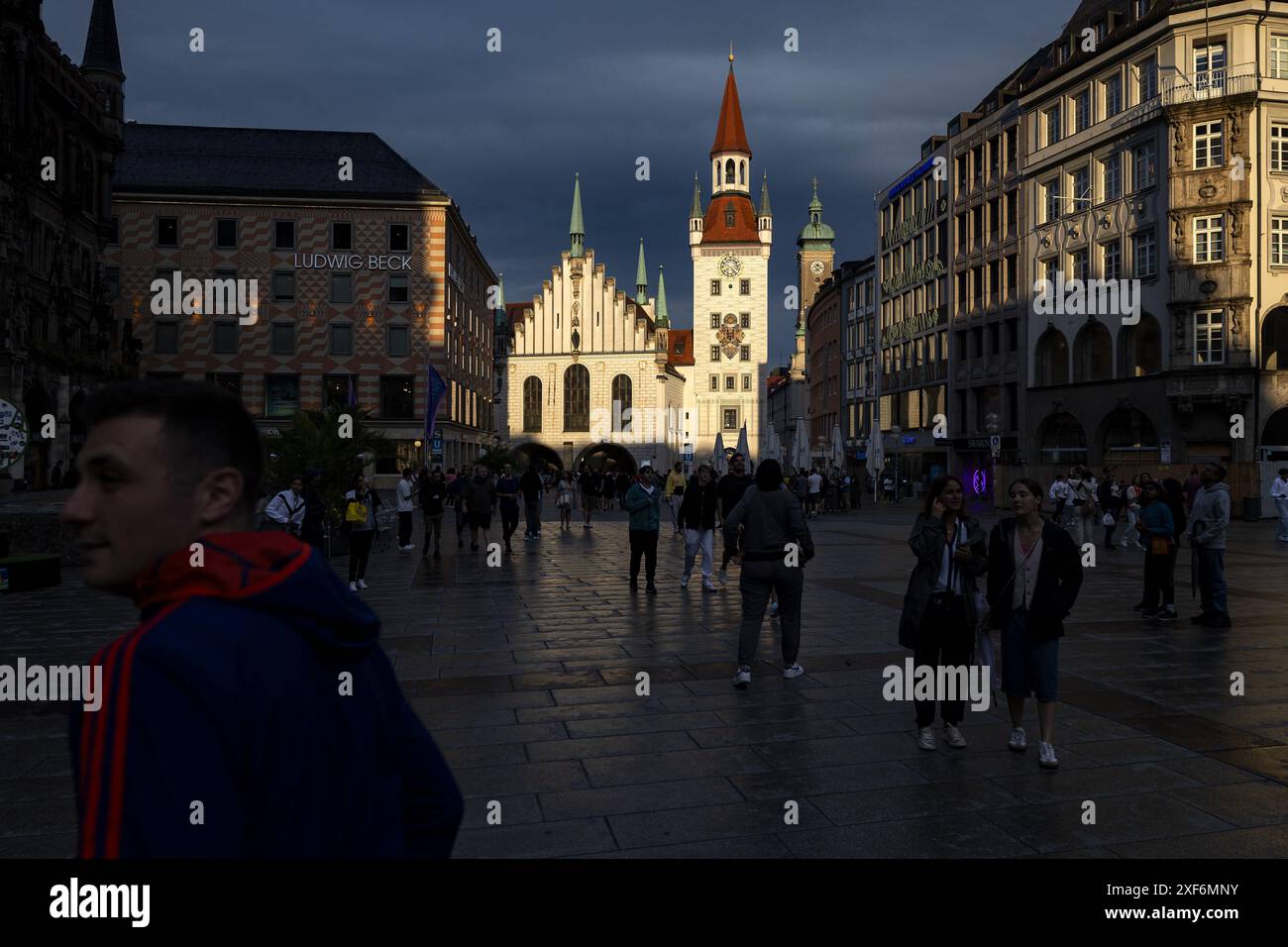 MUNICH - Marienplatz in Munich. ANP RAMON VAN FLYMEN Stock Photo - Alamy