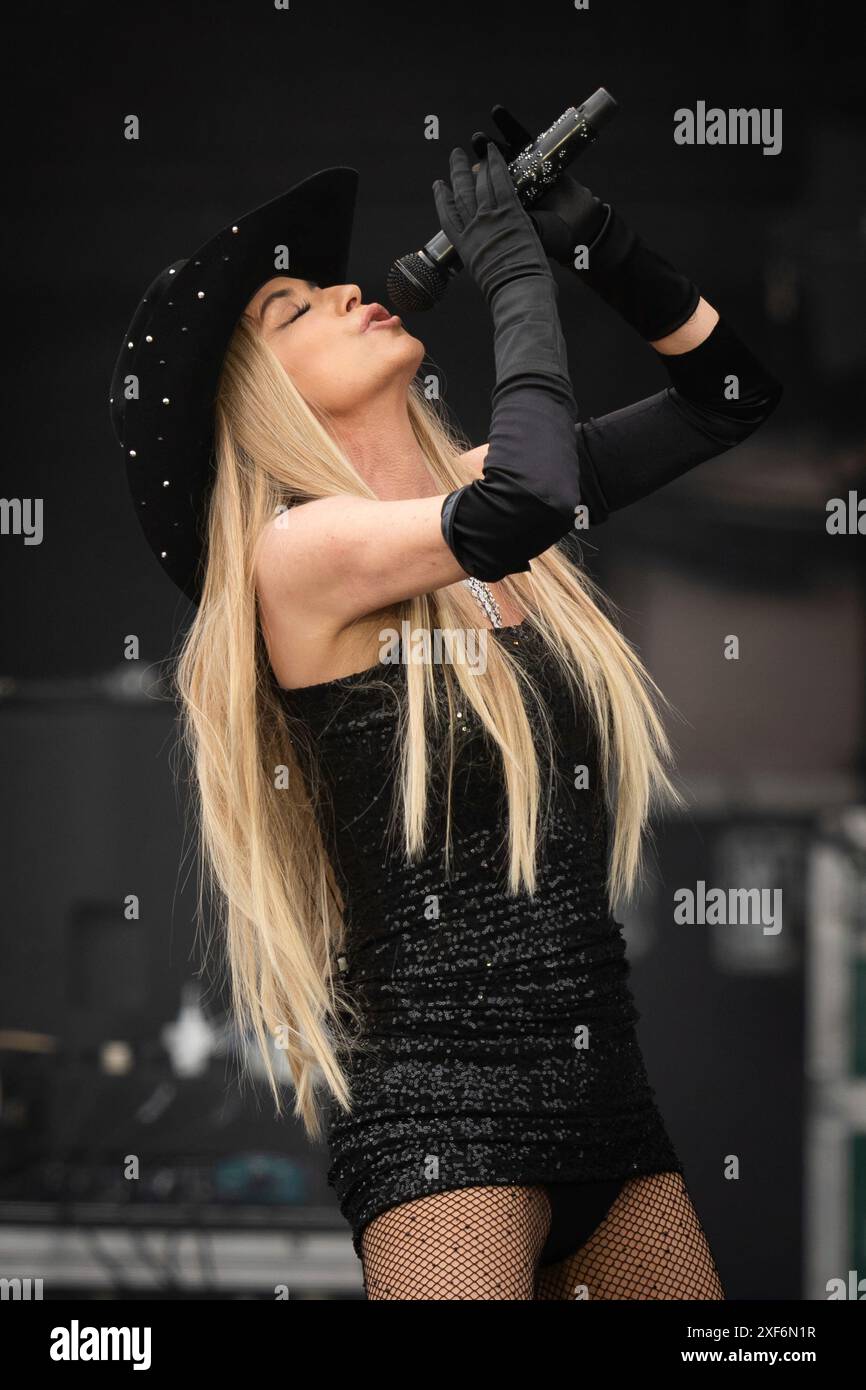 Shania Twain performs during the Glastonbury Festival in Worthy Farm ...