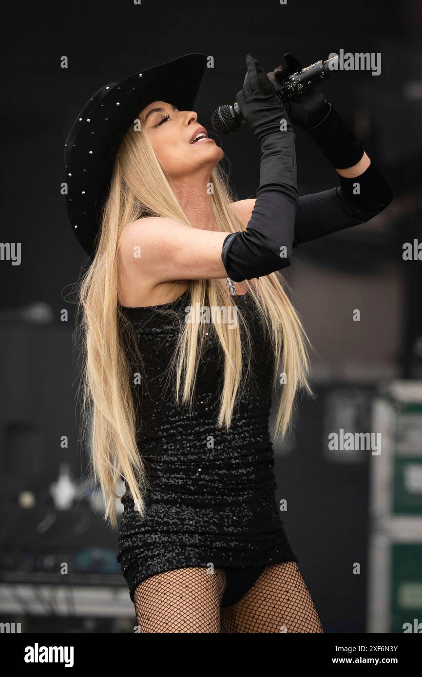 Shania Twain performs during the Glastonbury Festival in Worthy Farm ...
