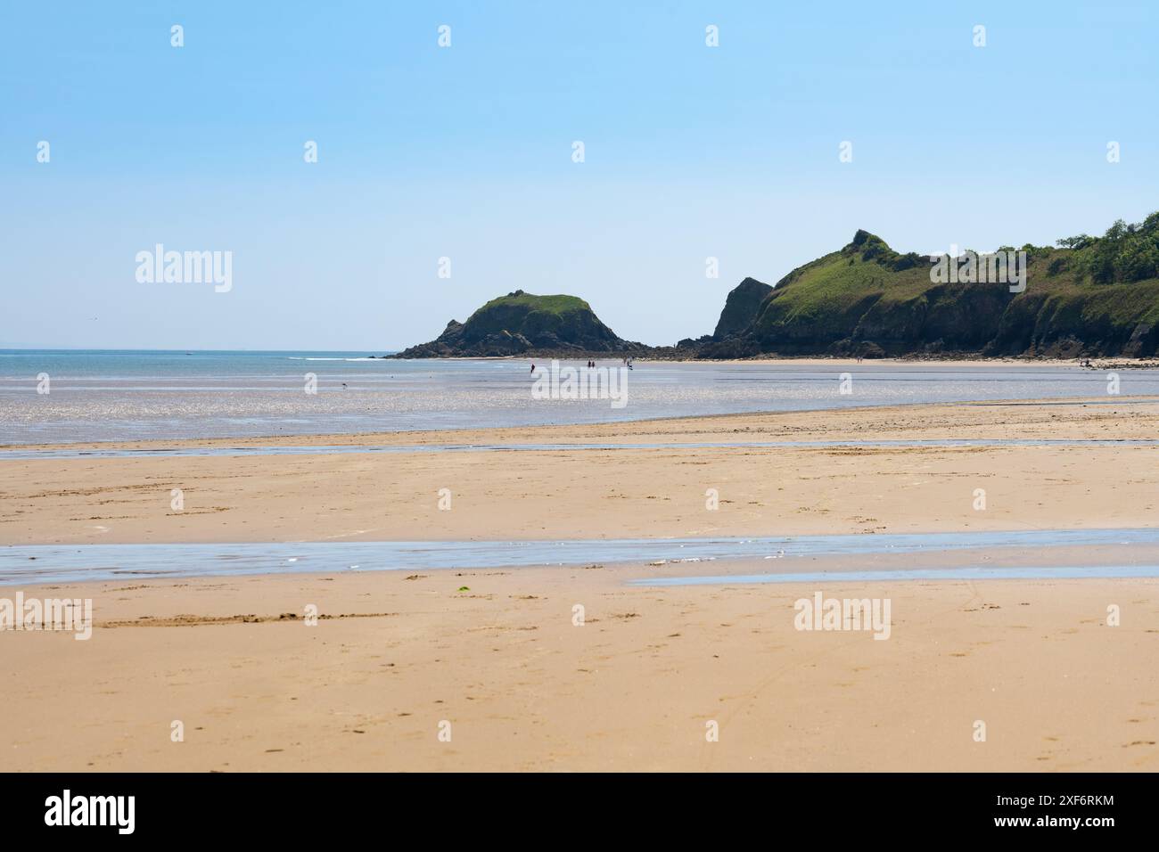 Monkstone point saundersfoot pembrokeshire hi-res stock photography and images - Alamy