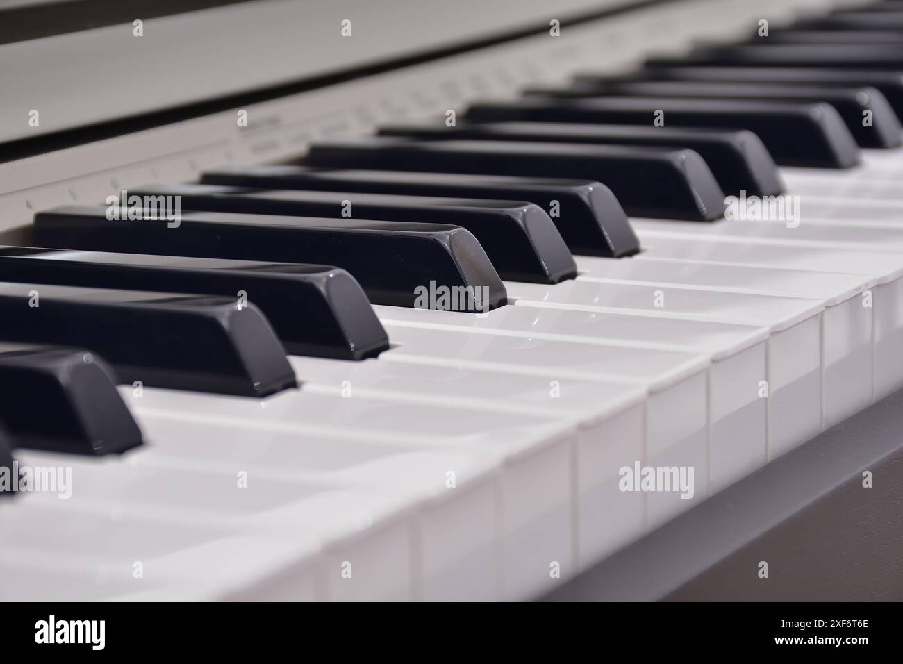 Piano side view with keys hi-res stock photography and images - Alamy