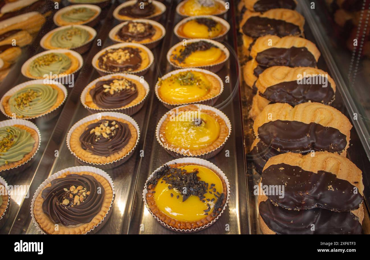 Italian Pastry Cream Crema Pasticcera with pistachio and chocolate ...