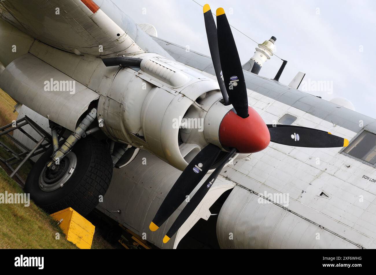 Avro shackleton hi-res stock photography and images - Alamy