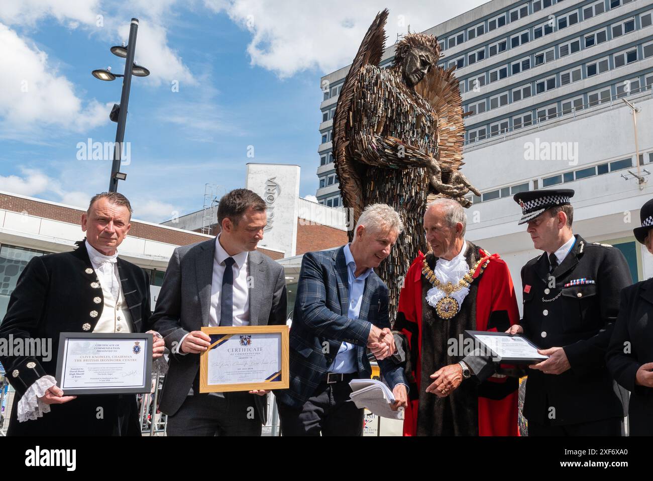 Anti knife crime symbol hi-res stock photography and images - Alamy