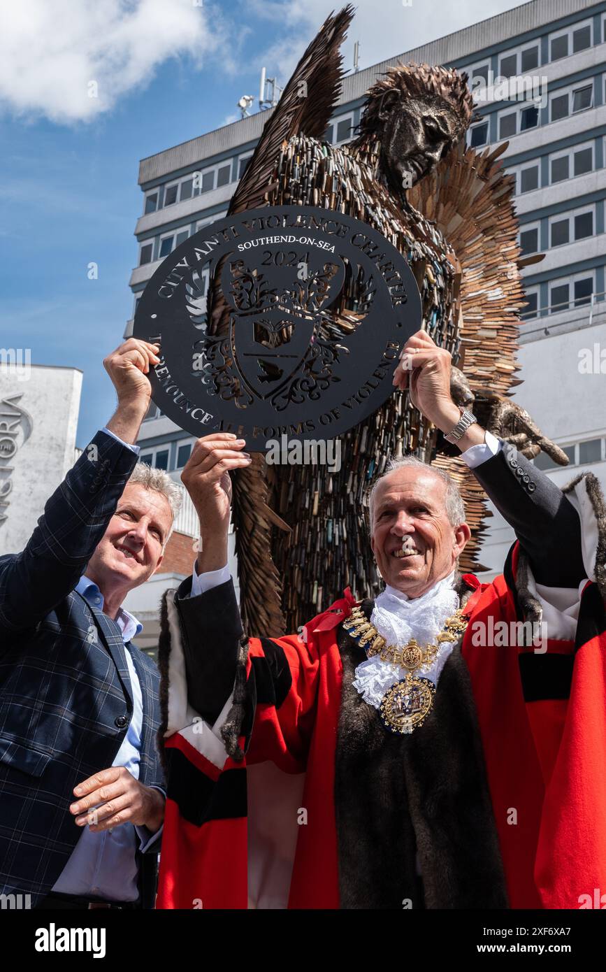 City anti violence charter hi-res stock photography and images - Alamy