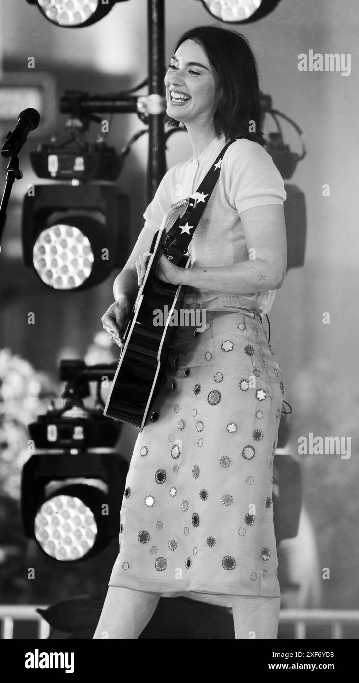 Ny. 28th June, 2024. Gracie Abrams on stage for NBC Today Show Concert ...