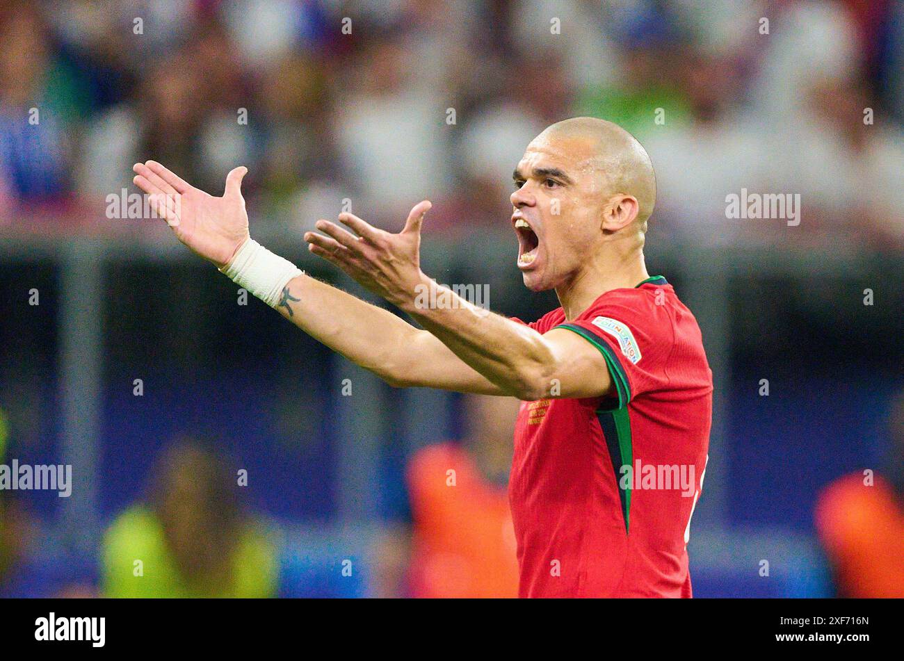PEPE, Por 3 in the best of 16 match PORTUGAL - SLOVENIA of the UEFA ...