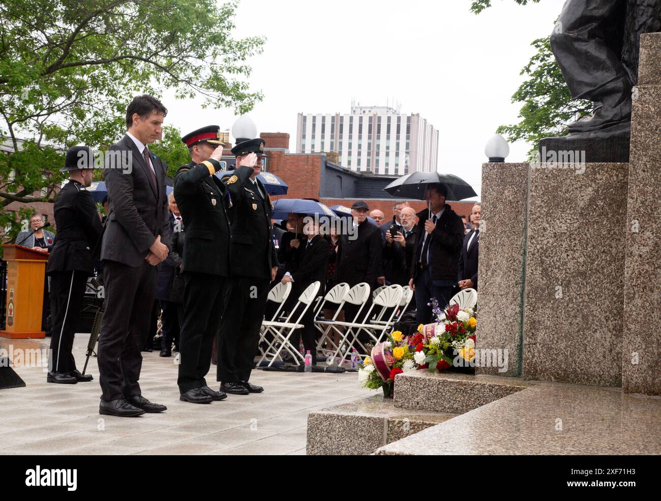 Prime Minister Pierre Trudeau (left to right), Major General Paul ...