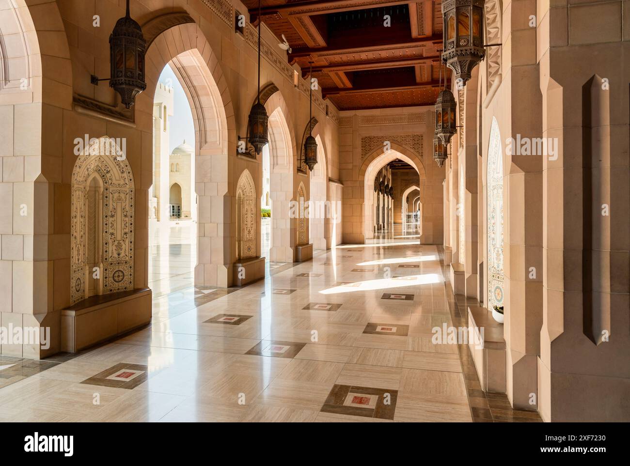 Arched passageway at the Sultan Qaboos Grand Mosque. Islamic ...