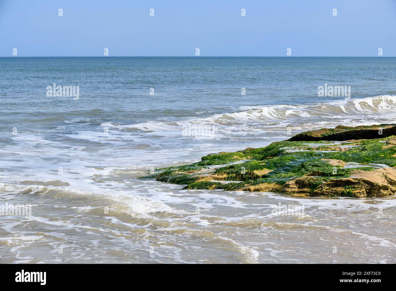 Ocean waves moving over sandy hi-res stock photography and images - Alamy