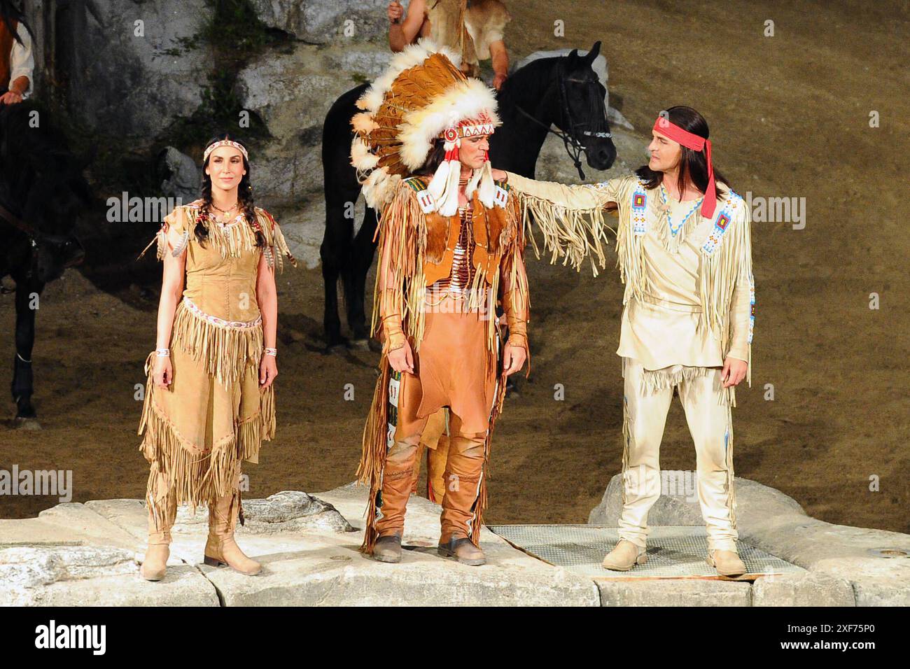 Sila Sahin, Sascha Hödl und Alexander Klaws. Karl May Premiere zu ...