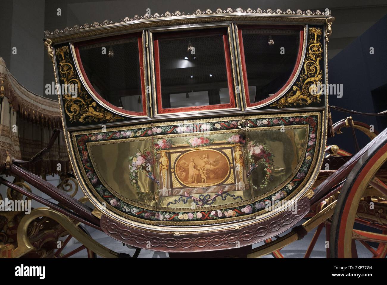 Gallery of the royal collections hi-res stock photography and images ...