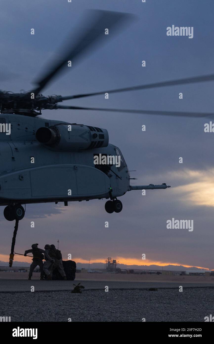 Combat logistics battalion 13 hi-res stock photography and images - Alamy