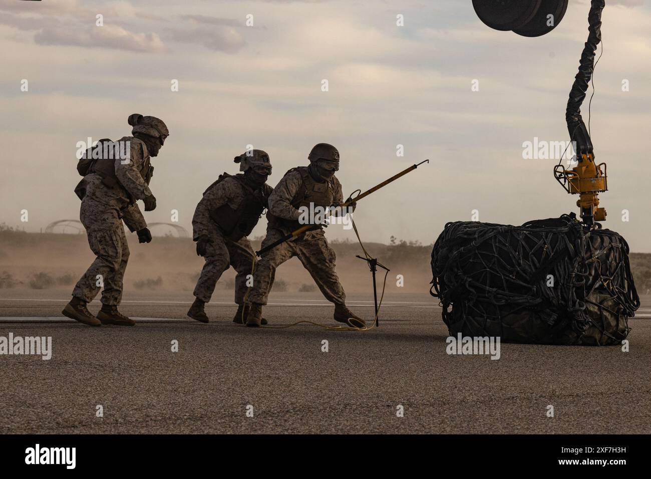 Combat logistics battalion 13 hi-res stock photography and images - Alamy