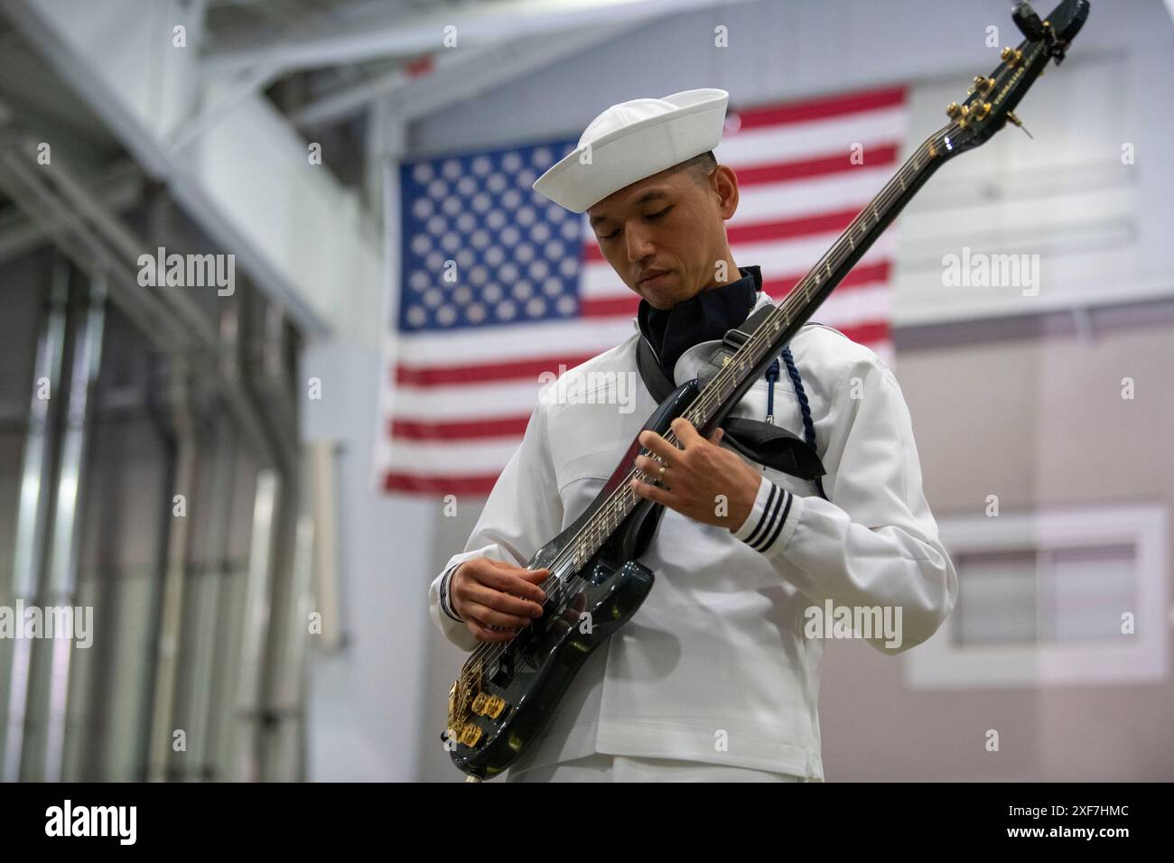 U s navy recruits train hi-res stock photography and images - Alamy