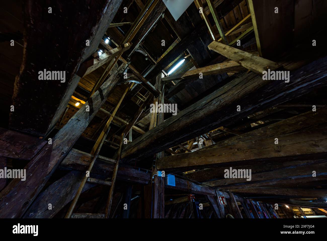 The roof truss of Bremen's Old Town Hall has a special structural ...