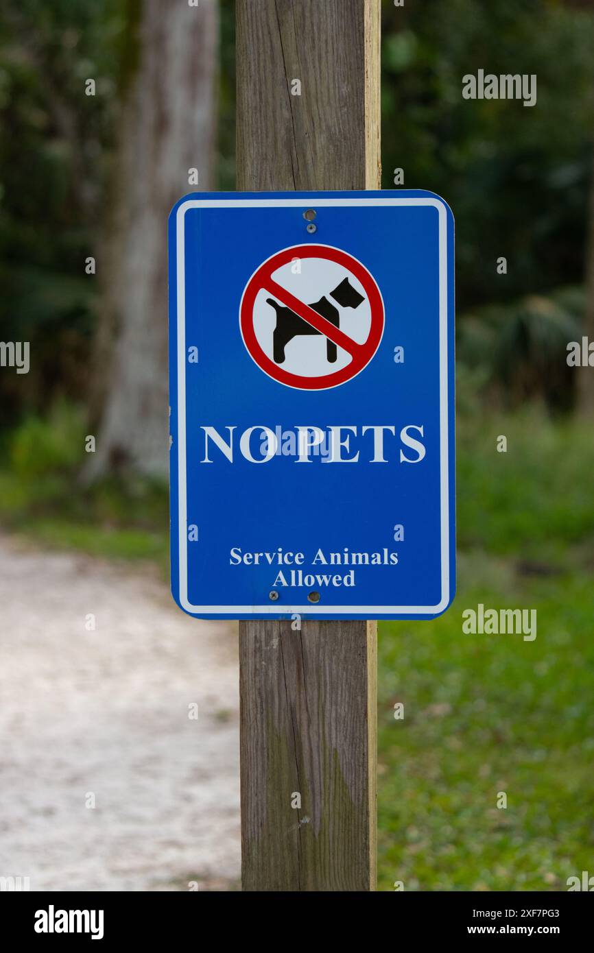 No Pets, Service Animals Allowed Stock Photo - Alamy