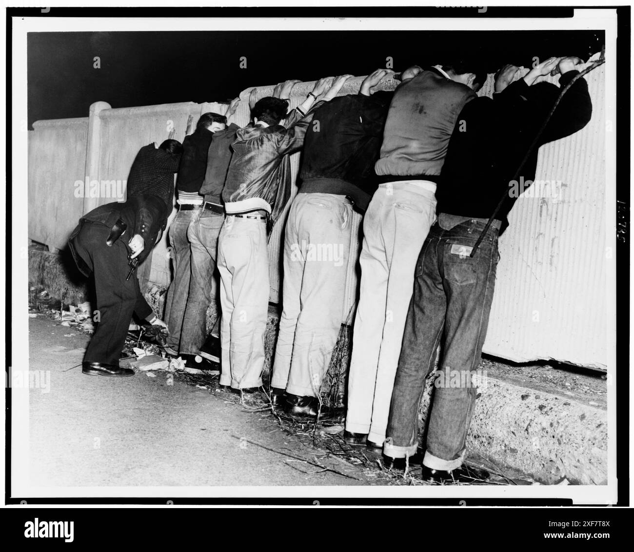 Armed police officer hi-res stock photography and images - Alamy