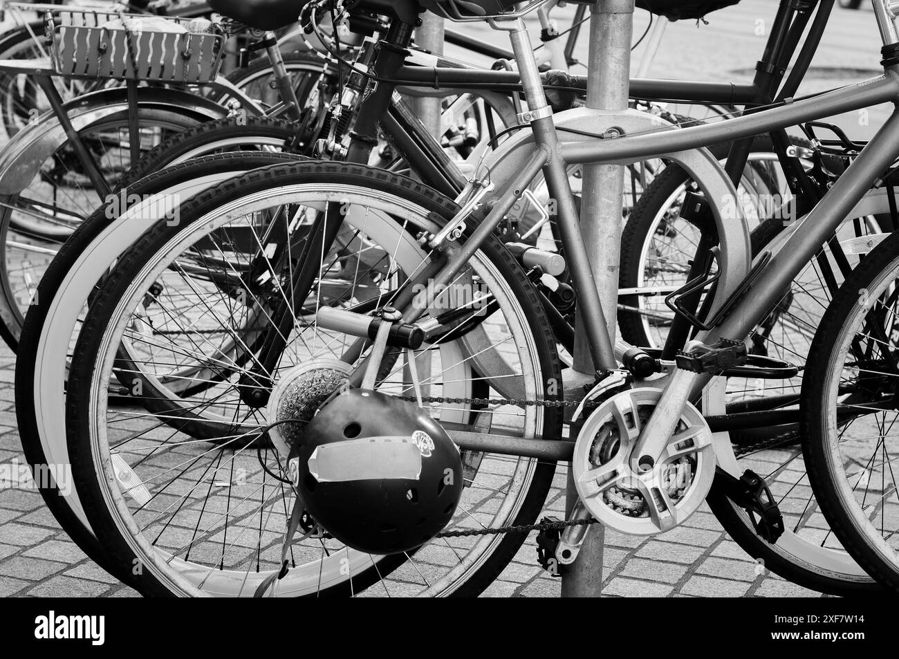 Chains on wheels Black and White Stock Photos & Images - Alamy