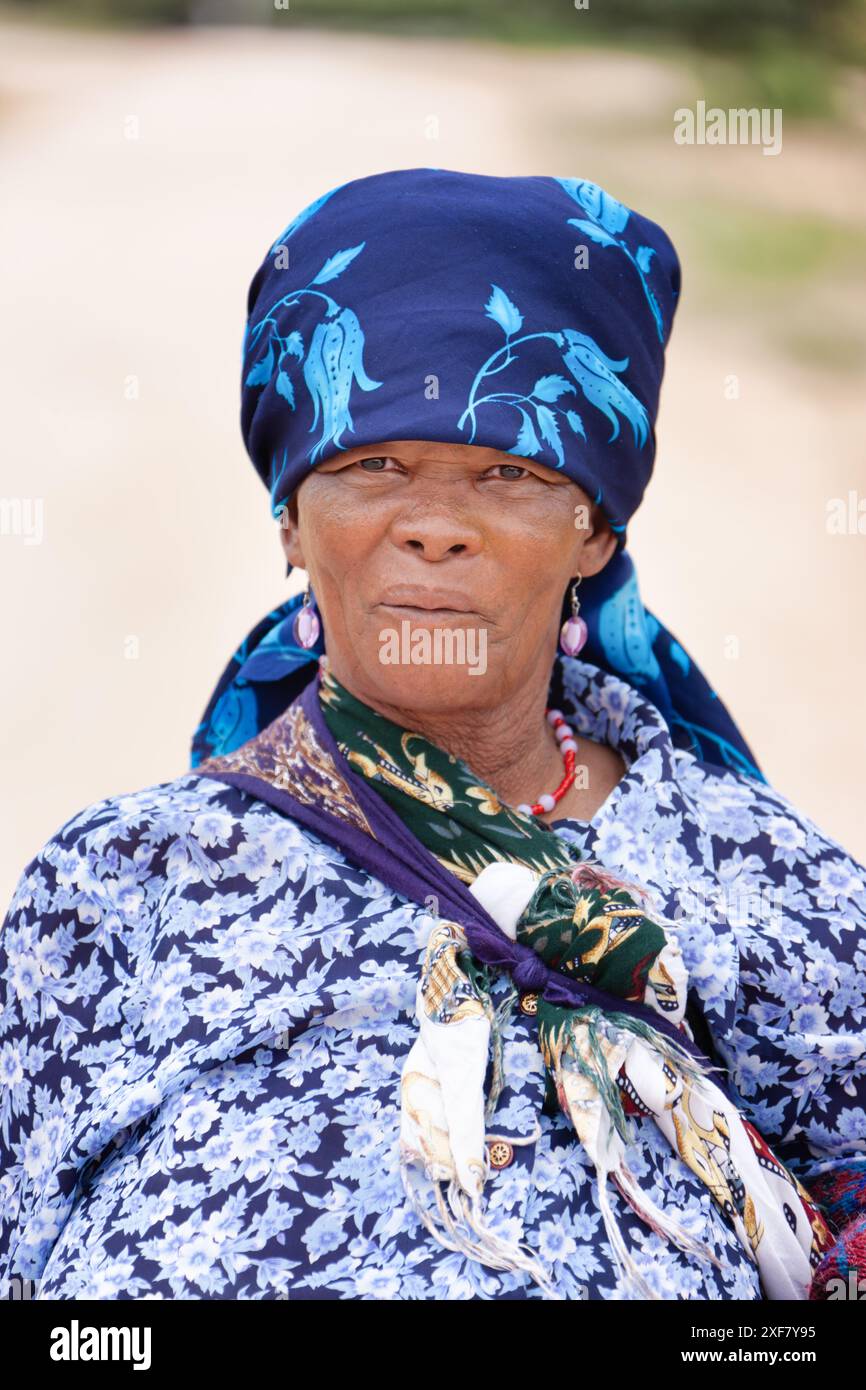Khoisan tribe woman hi-res stock photography and images - Alamy