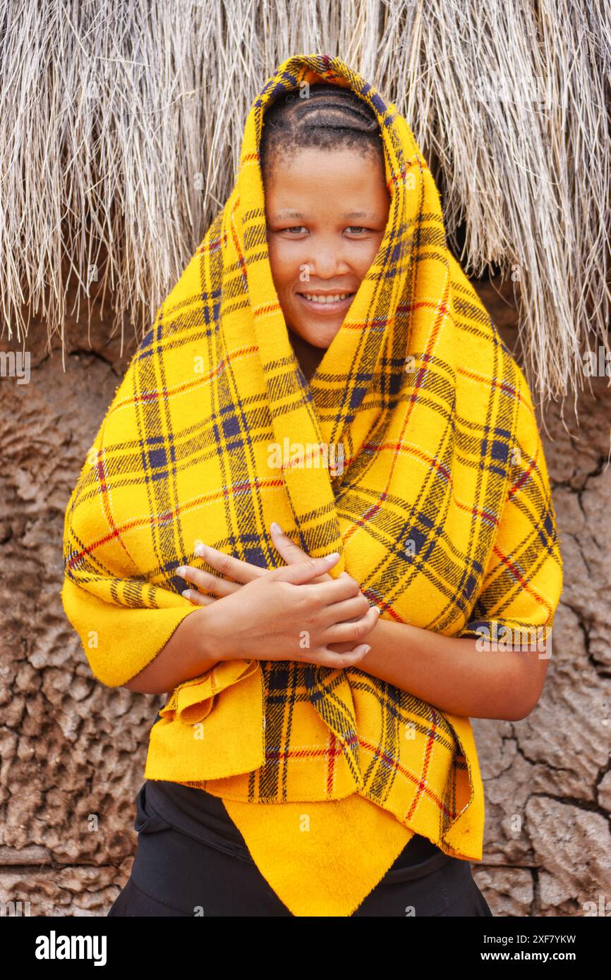 Khoisan tribe woman hi-res stock photography and images - Alamy