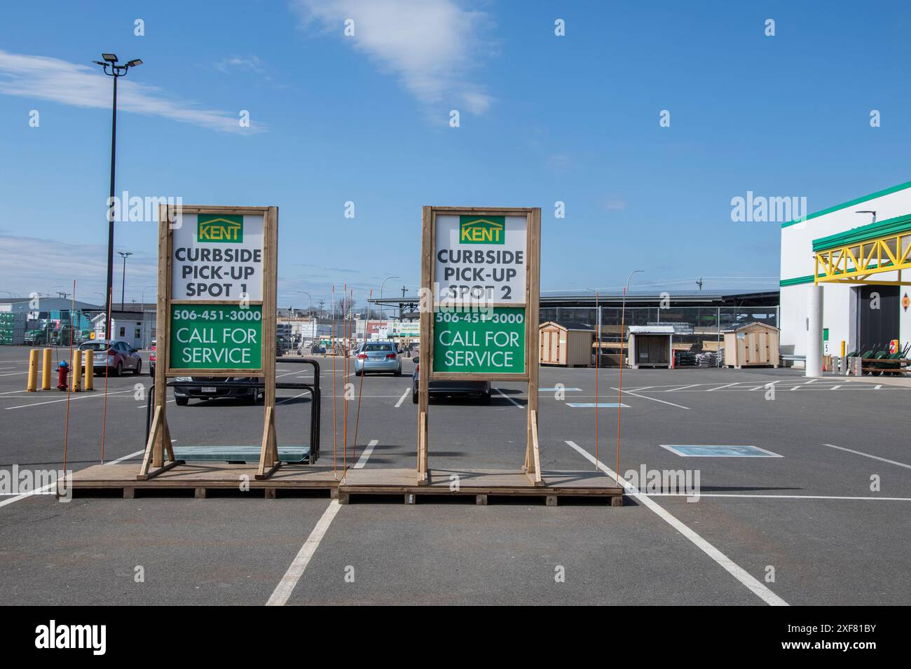 Curbside pick up signs at Kent building supplies store on Bishop Drive ...