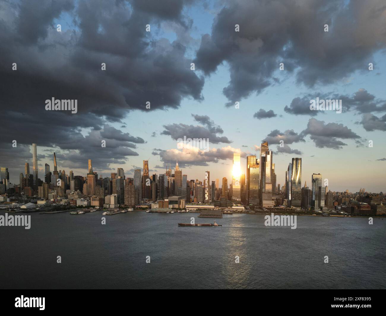 NYC, New York City Skyline with dramatic sky. American Urban ...
