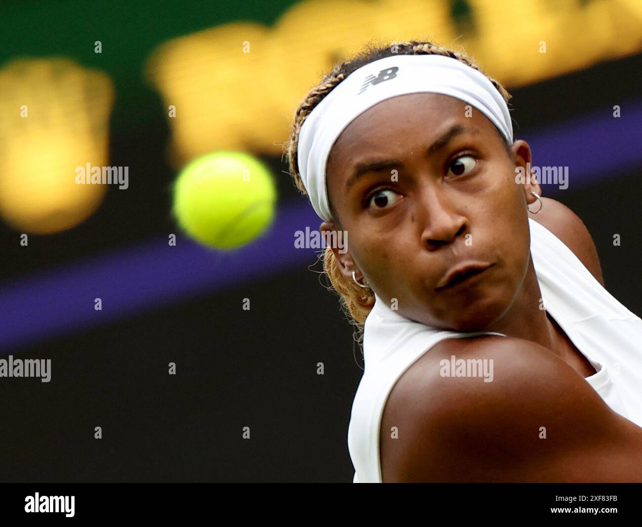 (240702) -- LONDON, July 2, 2024 (Xinhua) -- Coco Gauff eyes the ball ...