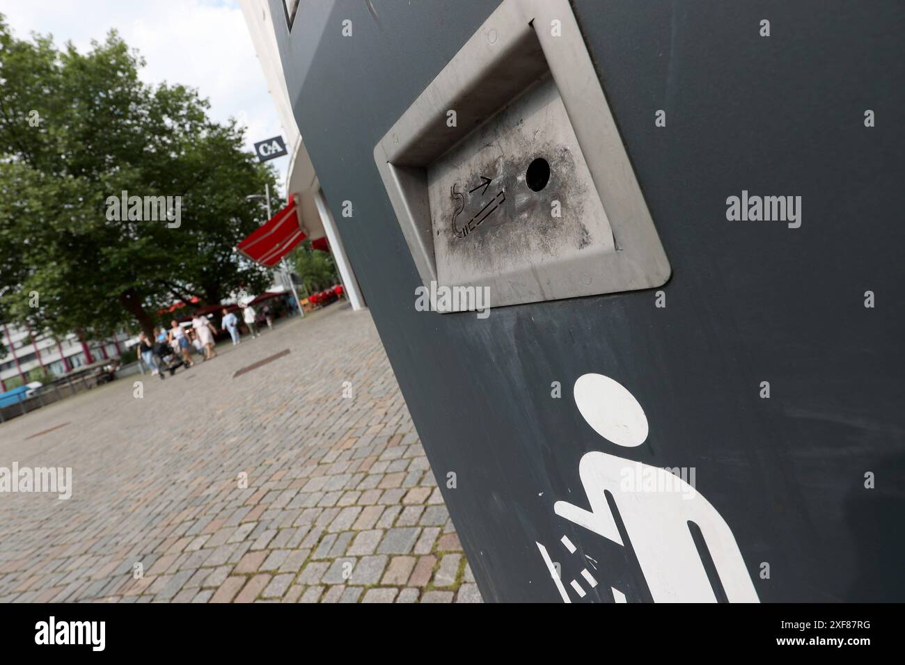 Das Problem mit dem Müll Müll. Die Zigarettenstummel werden oftmals ...