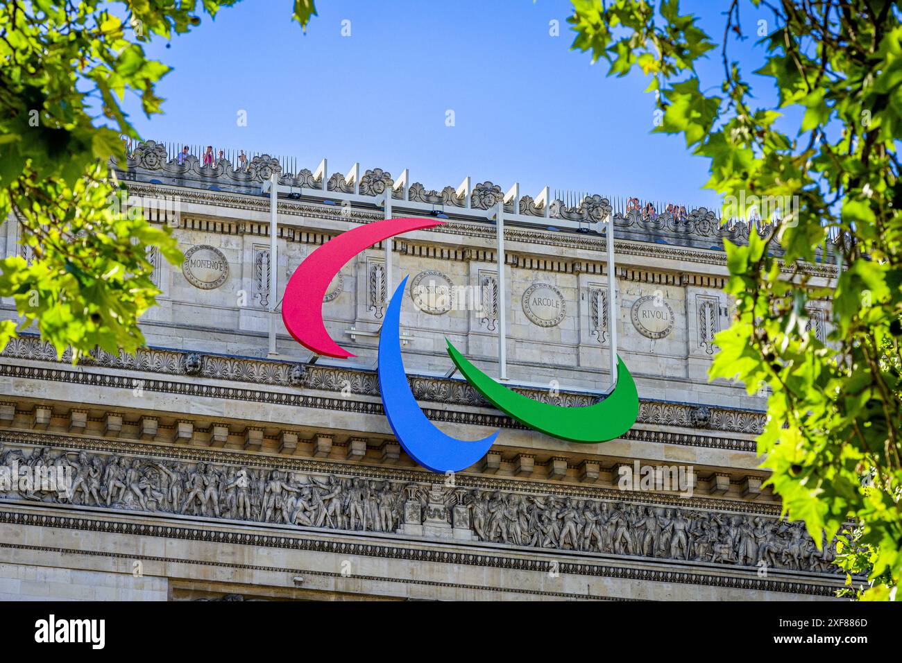 FRANCE. PARIS (75) 8TH DISTRICT. THE "AGITOS", EMBLEMS OF THE PARIS ...