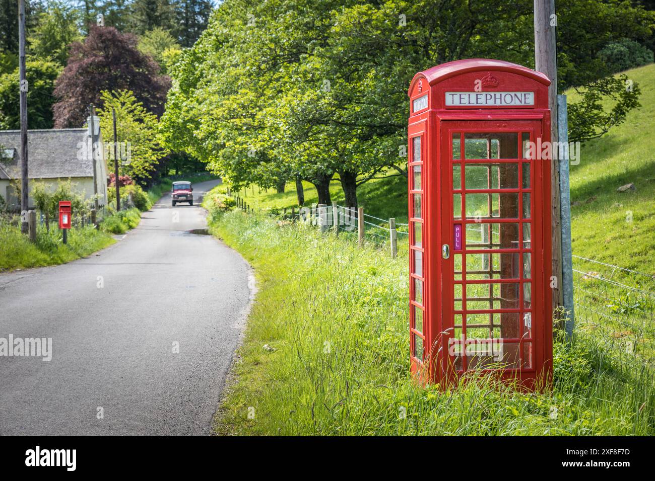 Traditional telephone booth hi-res stock photography and images - Alamy