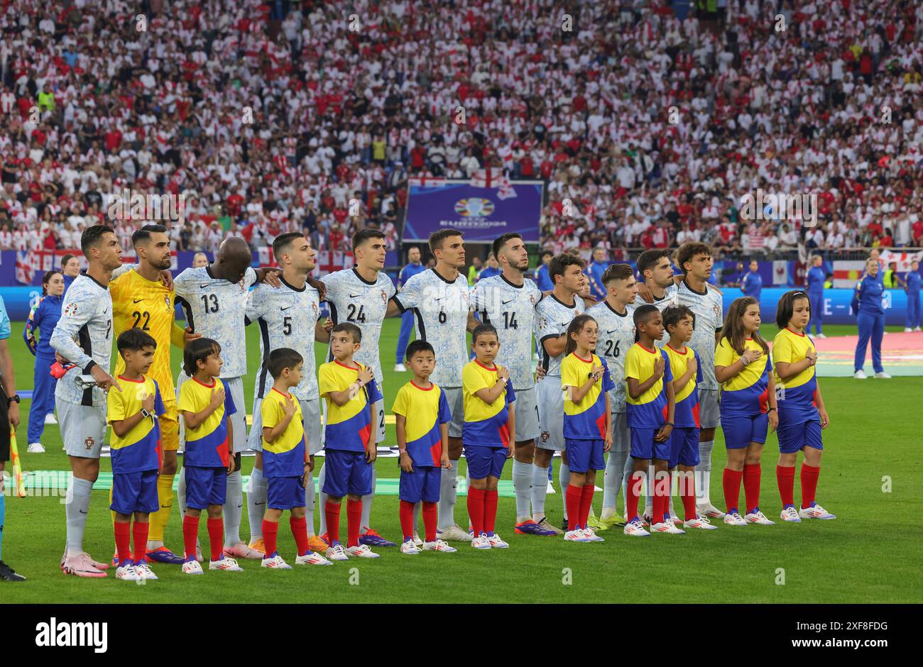 Portugal team group line up hi-res stock photography and images - Alamy