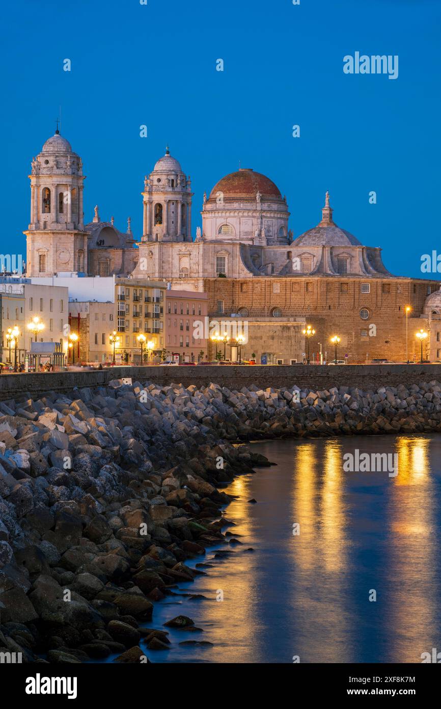 Beautiful promenade of cadiz hi-res stock photography and images - Alamy