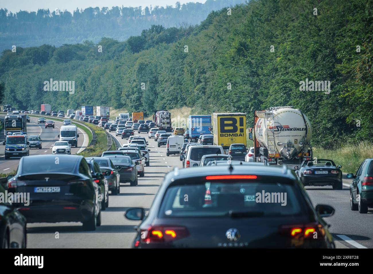 Autobahn, Stau, Verkehrsstockung, Verkehrsstau, Verkehrskollaps ...