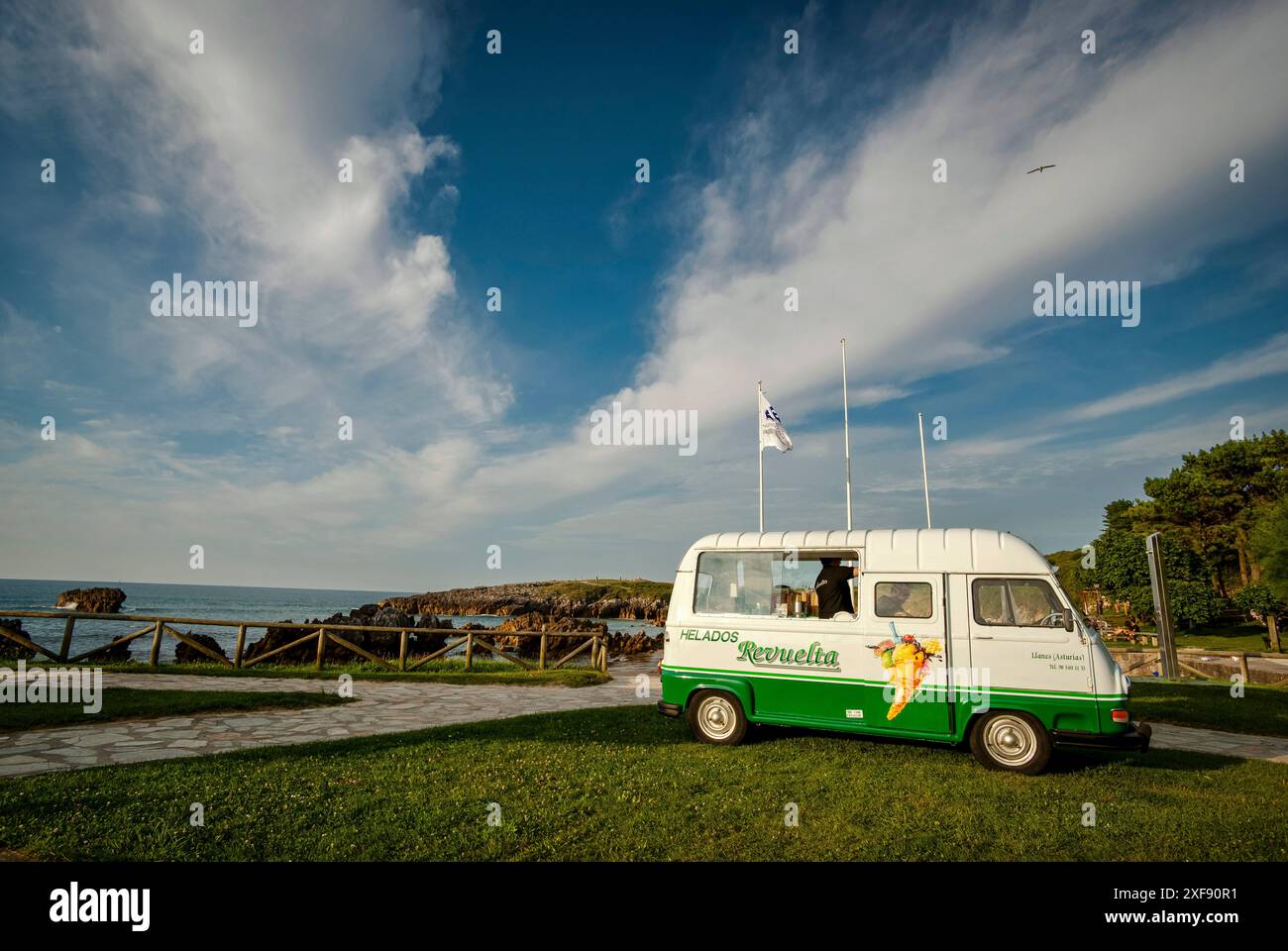 Cue beach hi-res stock photography and images - Alamy