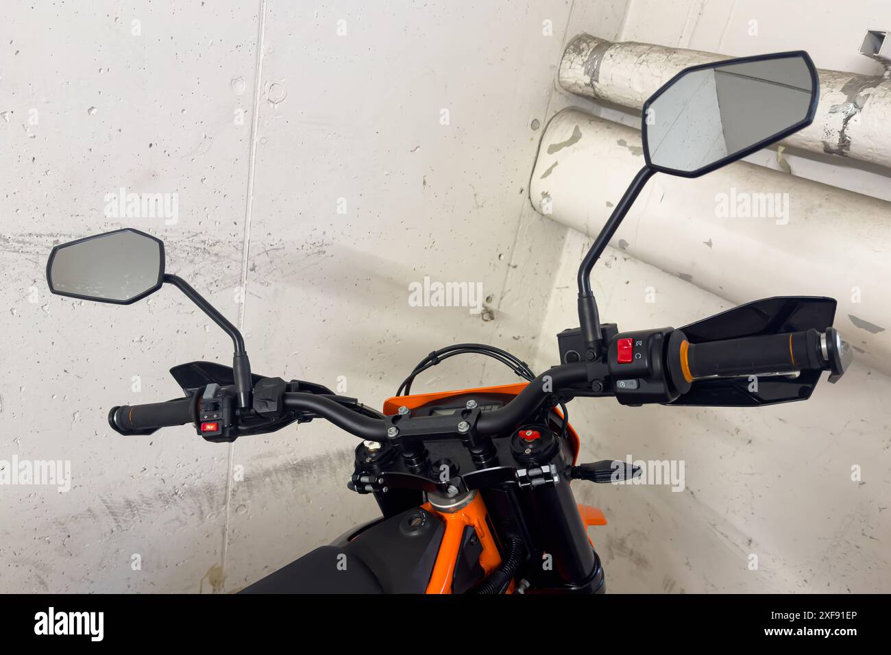 Racing handlebars hi-res stock photography and images - Alamy