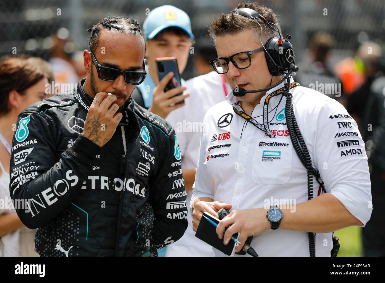 Bono f1 hi-res stock photography and images - Alamy