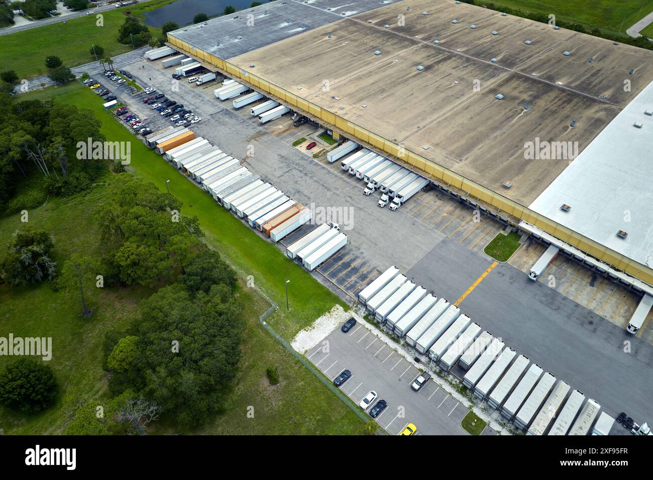 Distribution center concept trucks hi-res stock photography and images ...