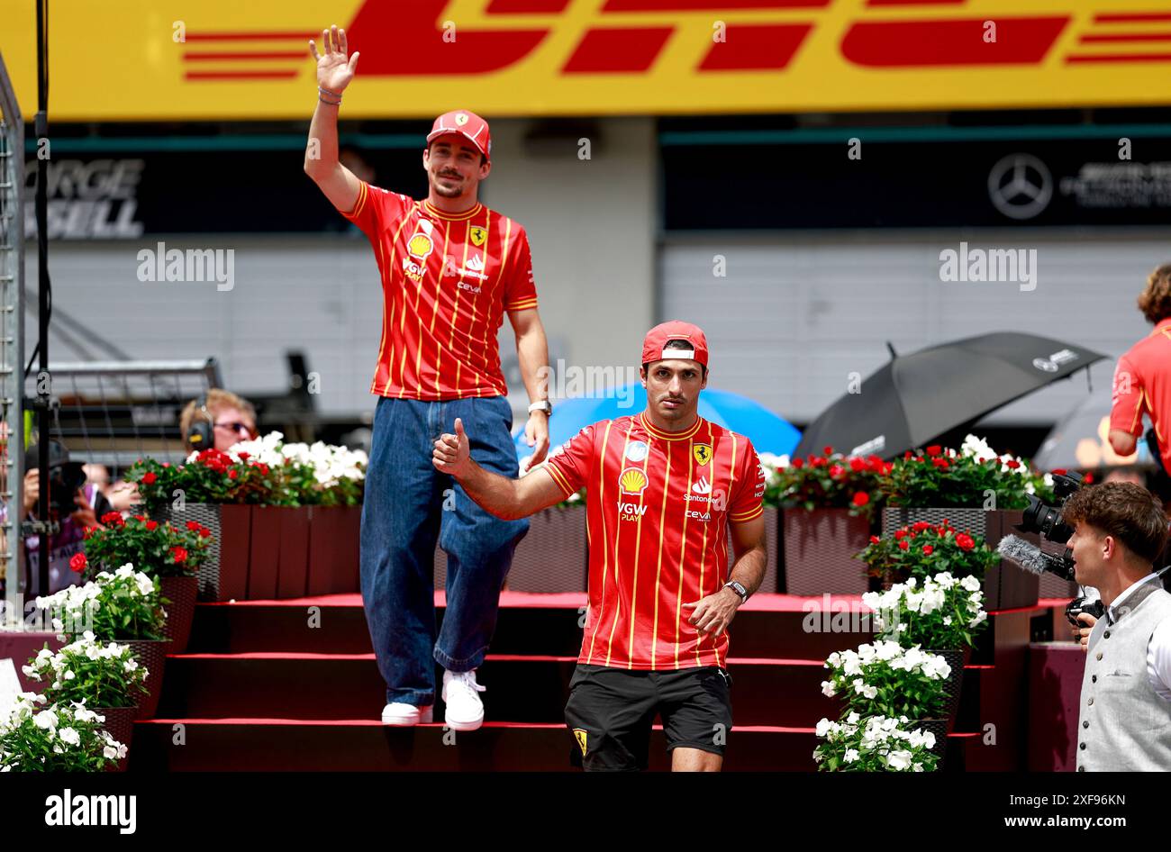 #55 Carlos Sainz (ESP, Scuderia Ferrari HP), #16 Charles Leclerc (MCO ...