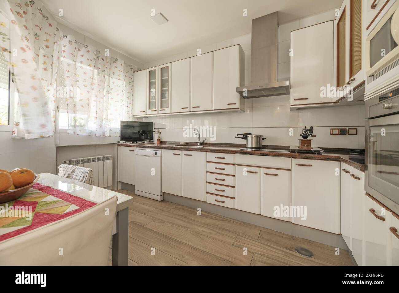 Modern kitchens are a reflection of innovation and technology in design ...