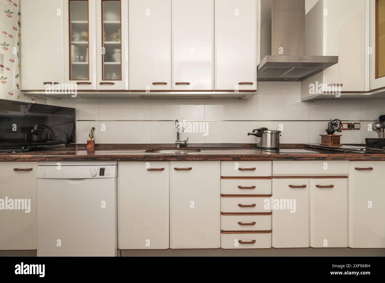 Modern kitchens are a reflection of innovation and technology in design ...