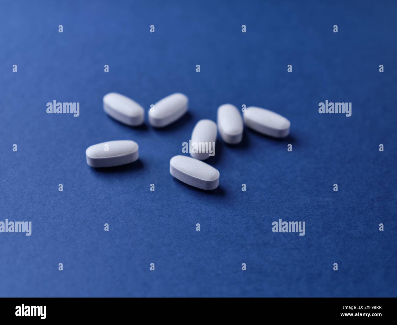 Amino acids tablets. Nutrition for bodybuilding. Fitness supplements on ...