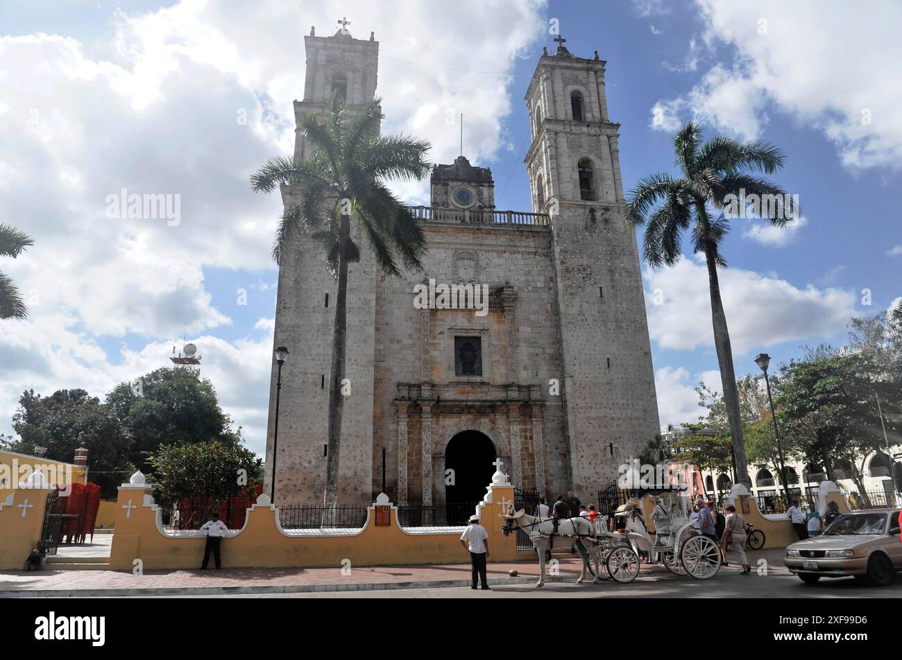 Cathedral San Idelfonso at Plaza Mayor, Merida, Yucatan, Mexico ...