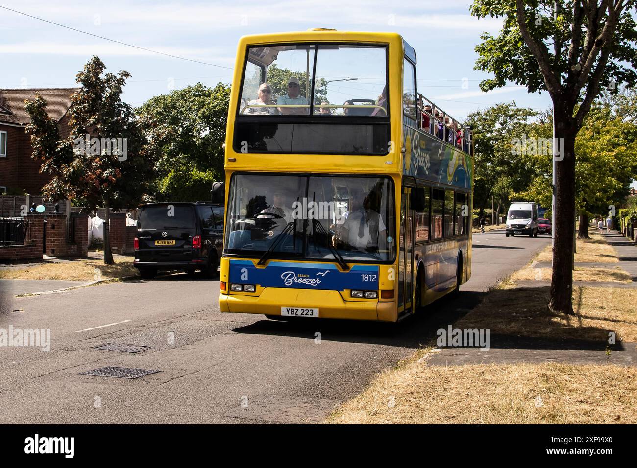 Morebus Breezer route 70 at Heingistburry Head, photgraphs of the open ...
