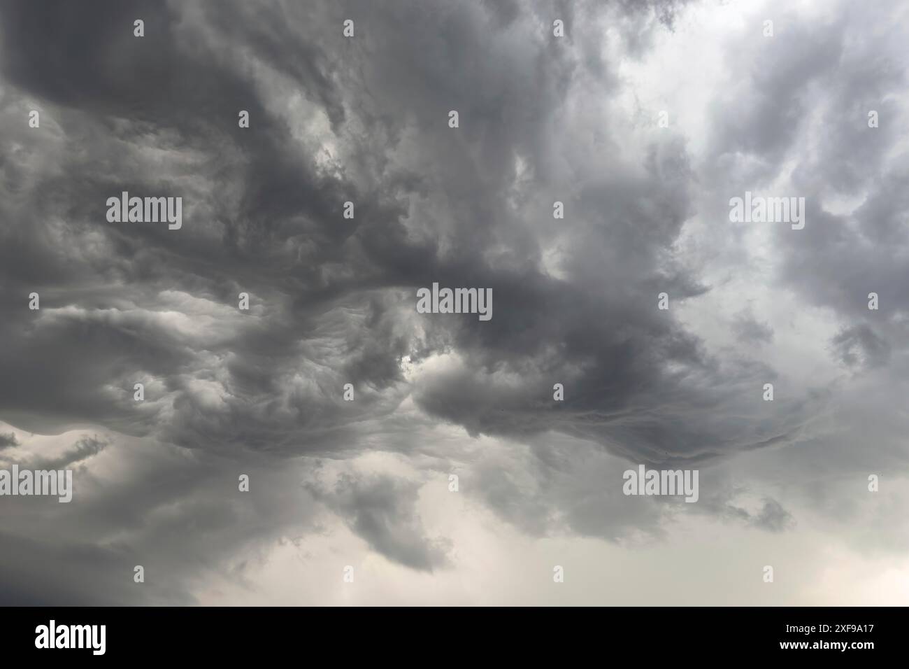 Cloud formation after storm warning thunderstorm warning grey dark ...