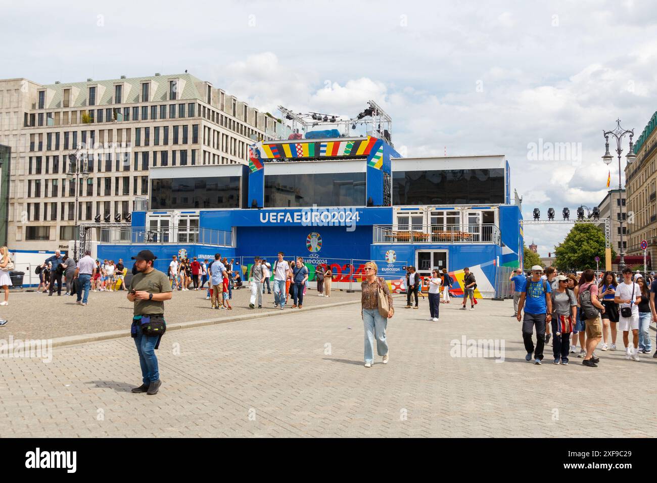 Euro 2024 germany brandenburg gate hi-res stock photography and images ...