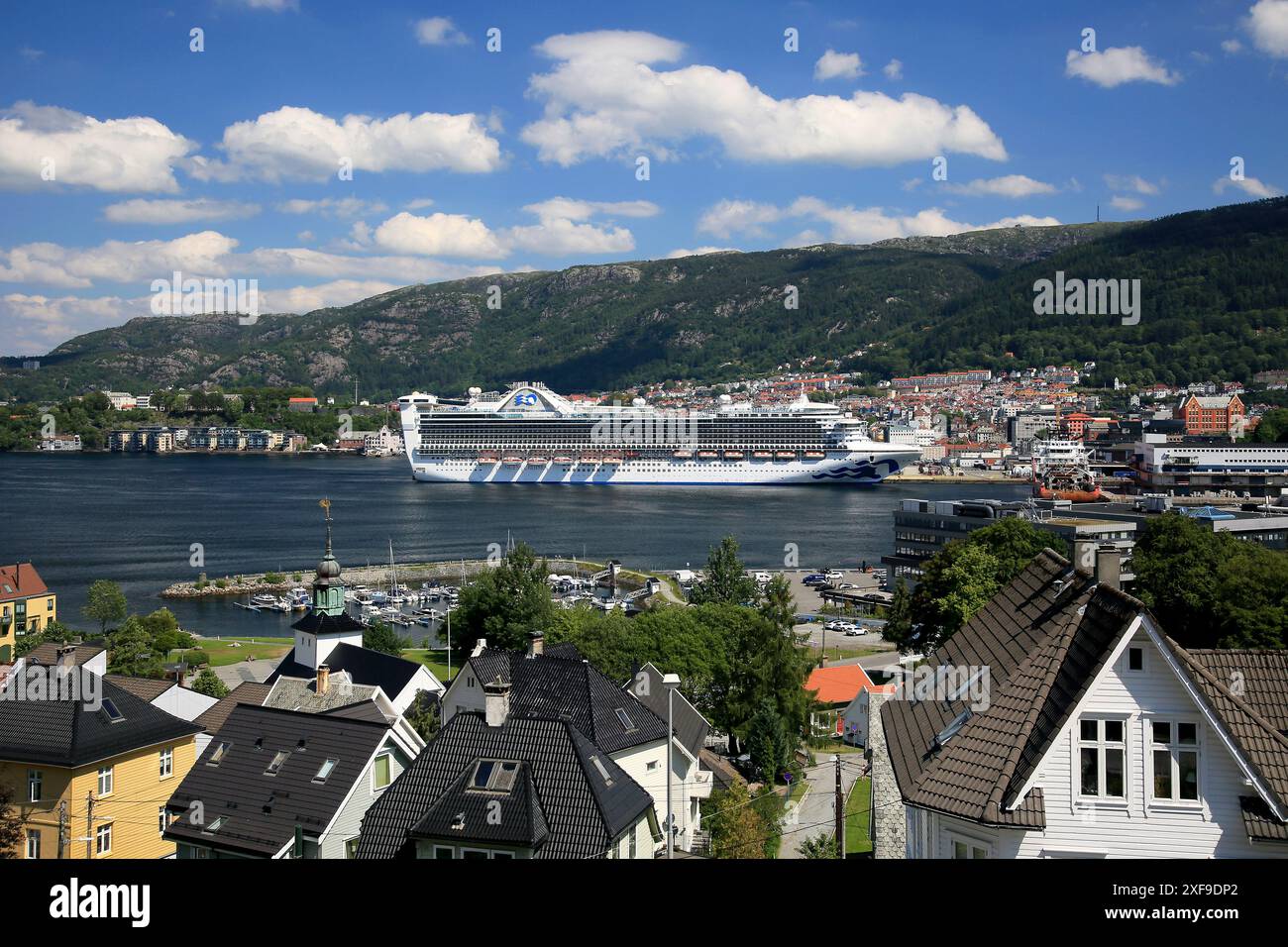 Cruise ship "Caribbean Princess" in Bergen, Norway Stock Photo - Alamy